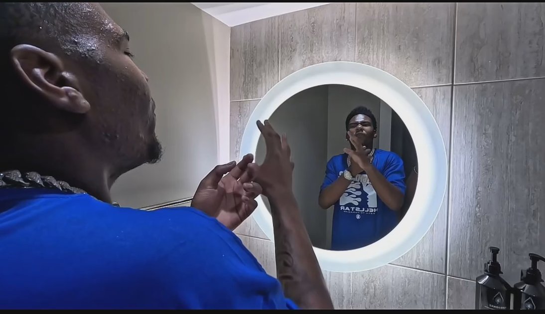 Striker - DistroVid Gallery