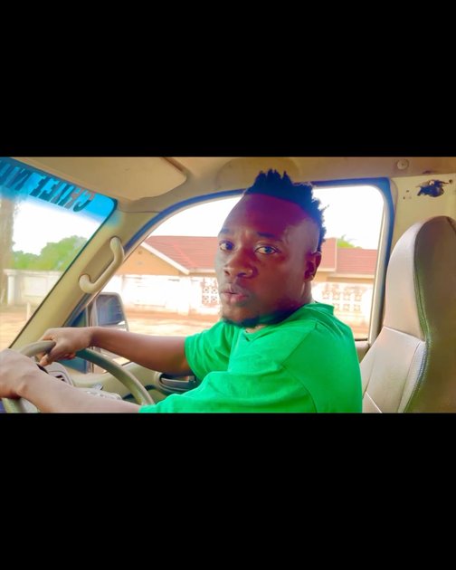 U sedza Goloi asi u humbela lift - DistroVid Gallery