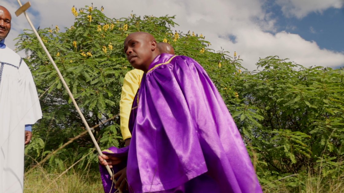 Yini engayithola - DistroVid Gallery