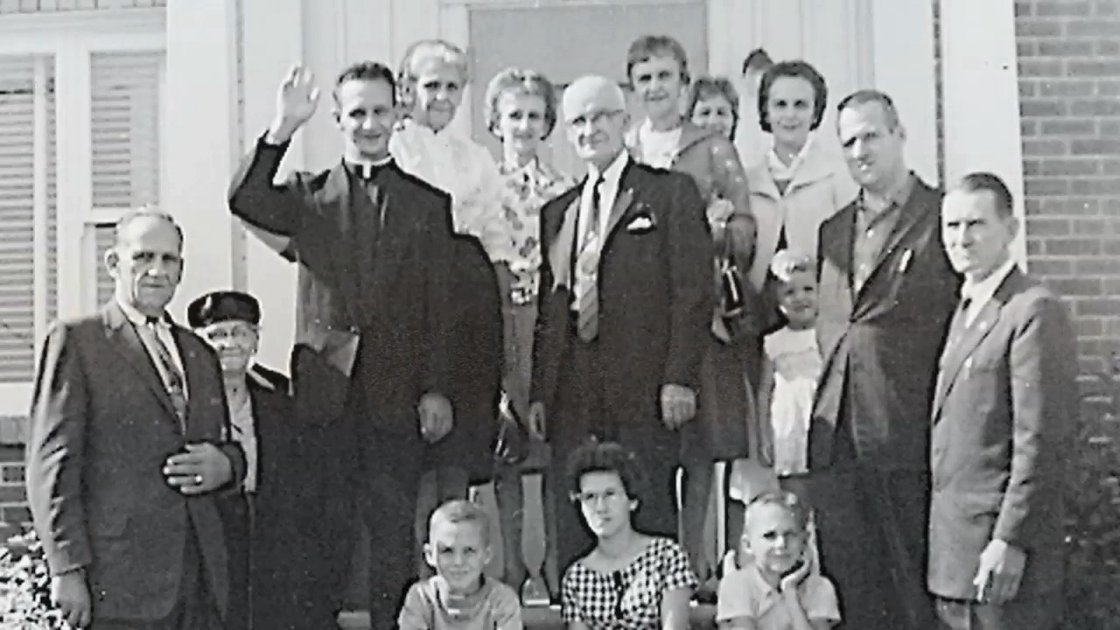 Comme Le Lac - DistroVid Gallery