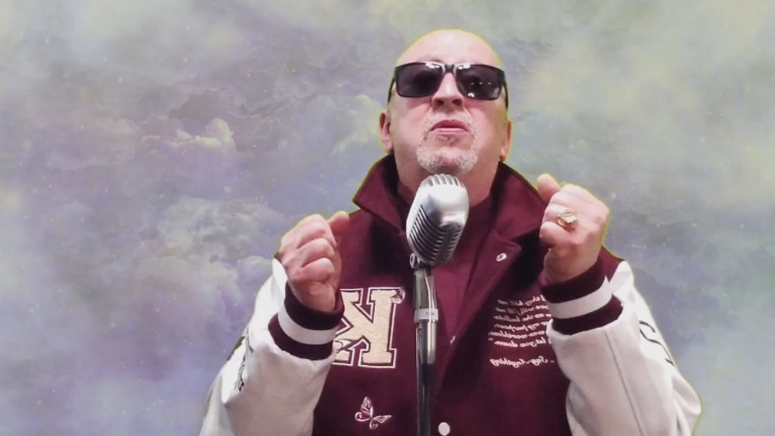 Amor no fumes en la cama - DistroVid Gallery